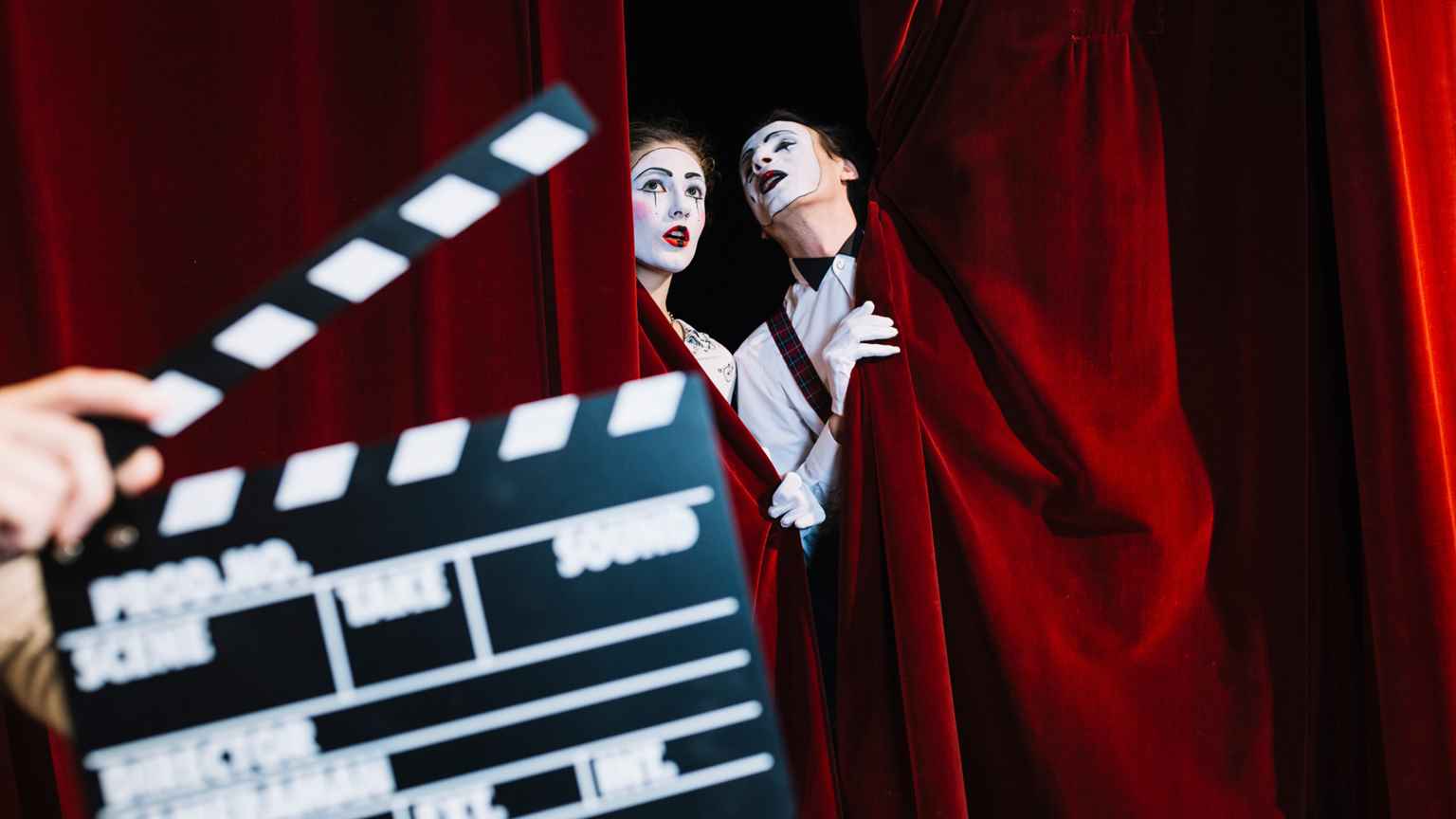 Cuál es el papel del director teatral y su influencia